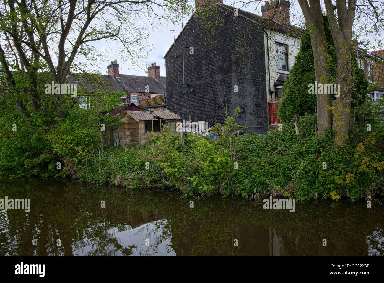 Canal side on Caldon Canal between Caldon Park and Etruria Centre Stock ...