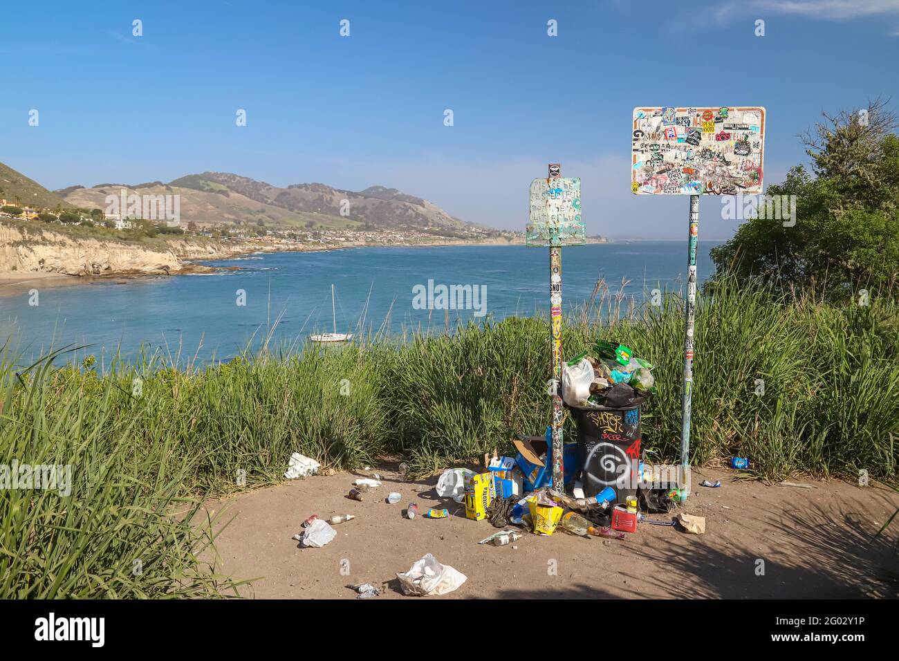 SAN LUIS OBISPO, CALIFORNIA, UNITED STATES - Apr 09, 2021: Trash and ...