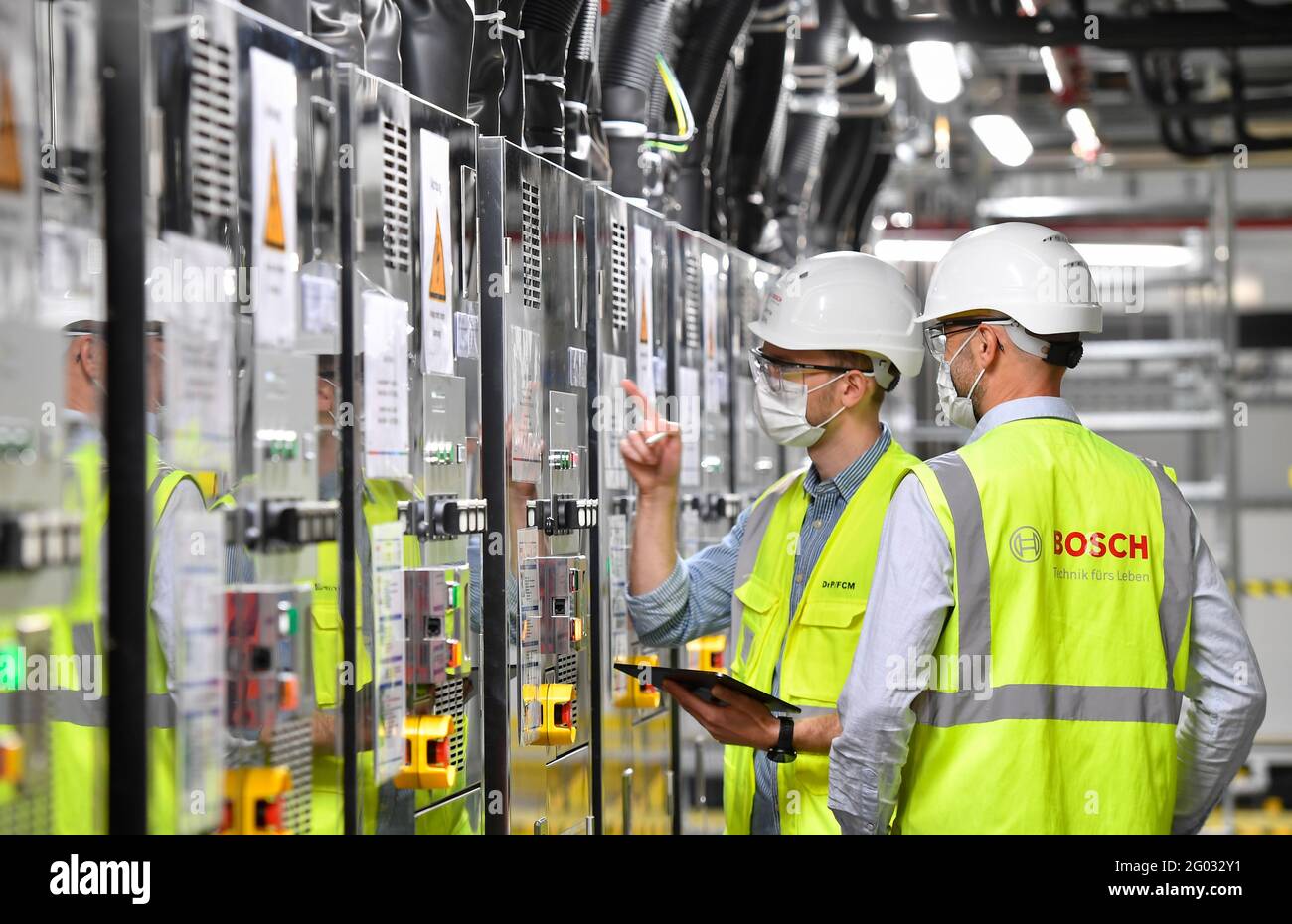 Wafer fab hi-res stock photography and images - Alamy