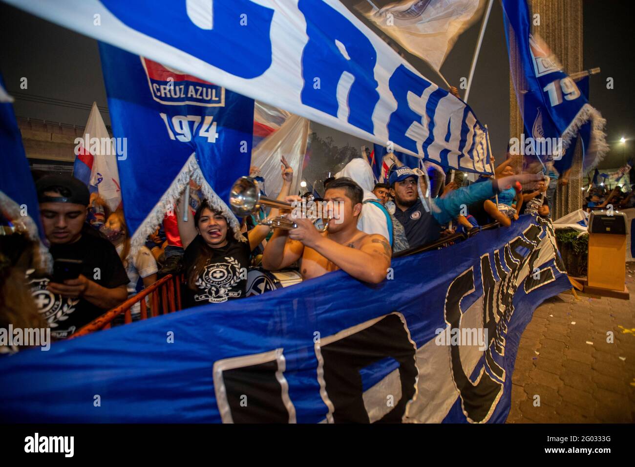 Cruz azul soccer hi-res stock photography and images - Alamy