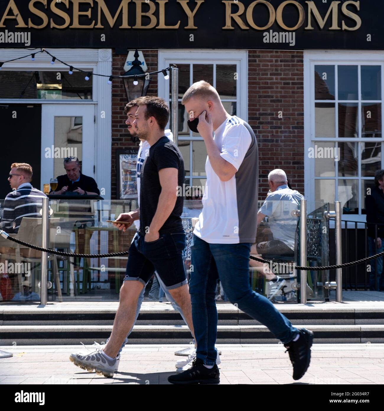 Wetherspoons pub epsom hi-res stock photography and images - Alamy