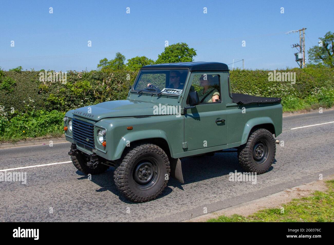 2007 green Land Rover Defender 90 Pick-up LCV 2402cc diesel;Vintage ...
