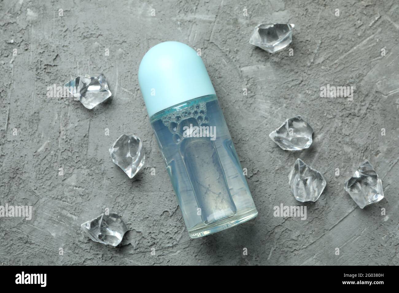 Ice cubes bath hi-res stock photography and images - Alamy