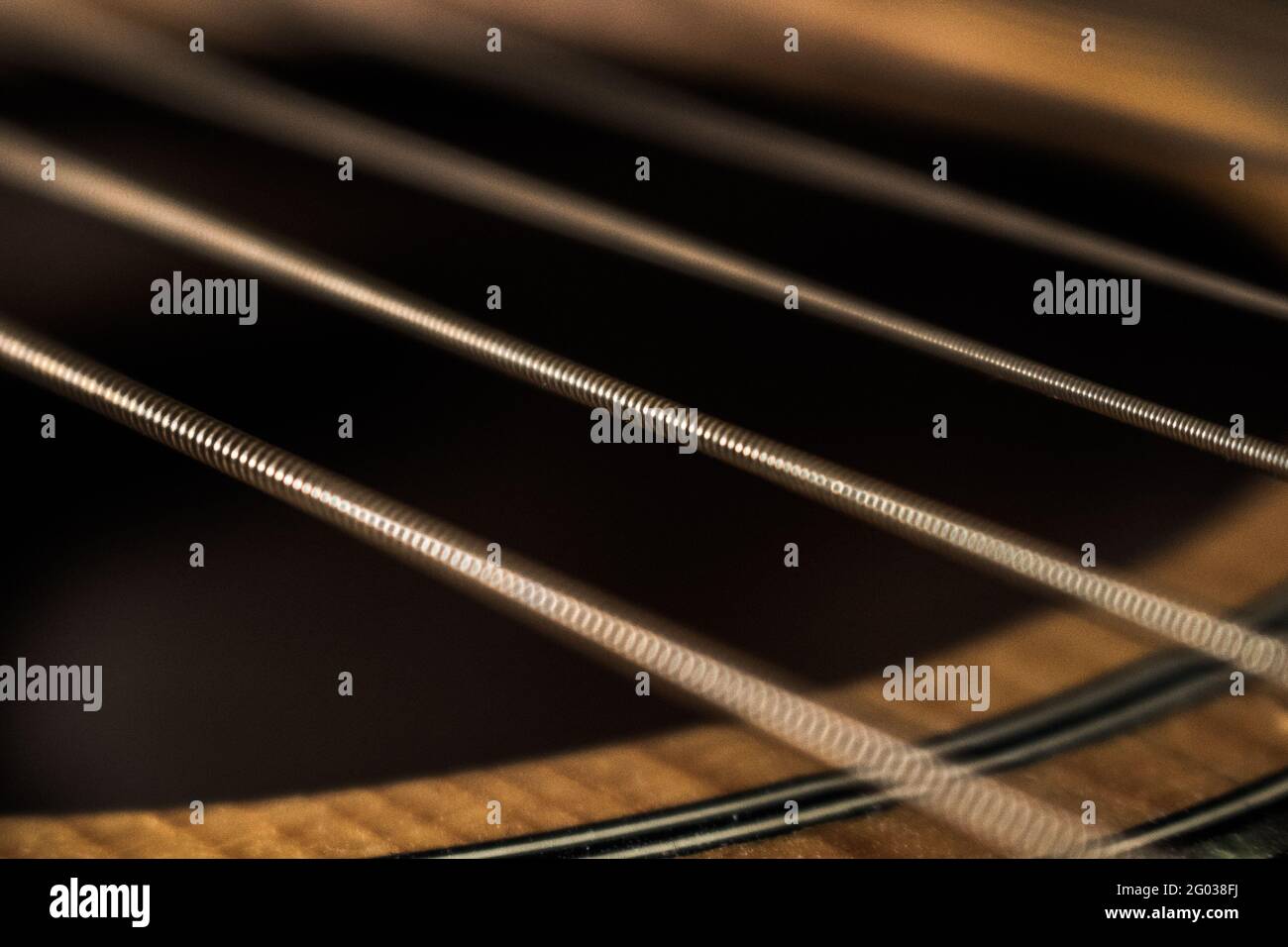 Steel strings hi-res stock photography and images - Alamy