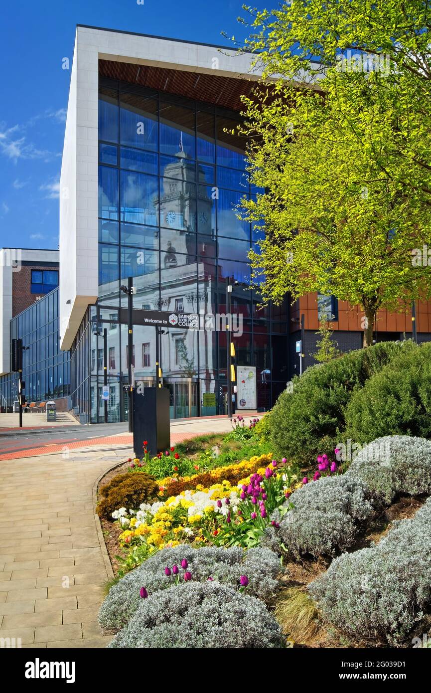 Barnsley sixth form college hi-res stock photography and images - Alamy