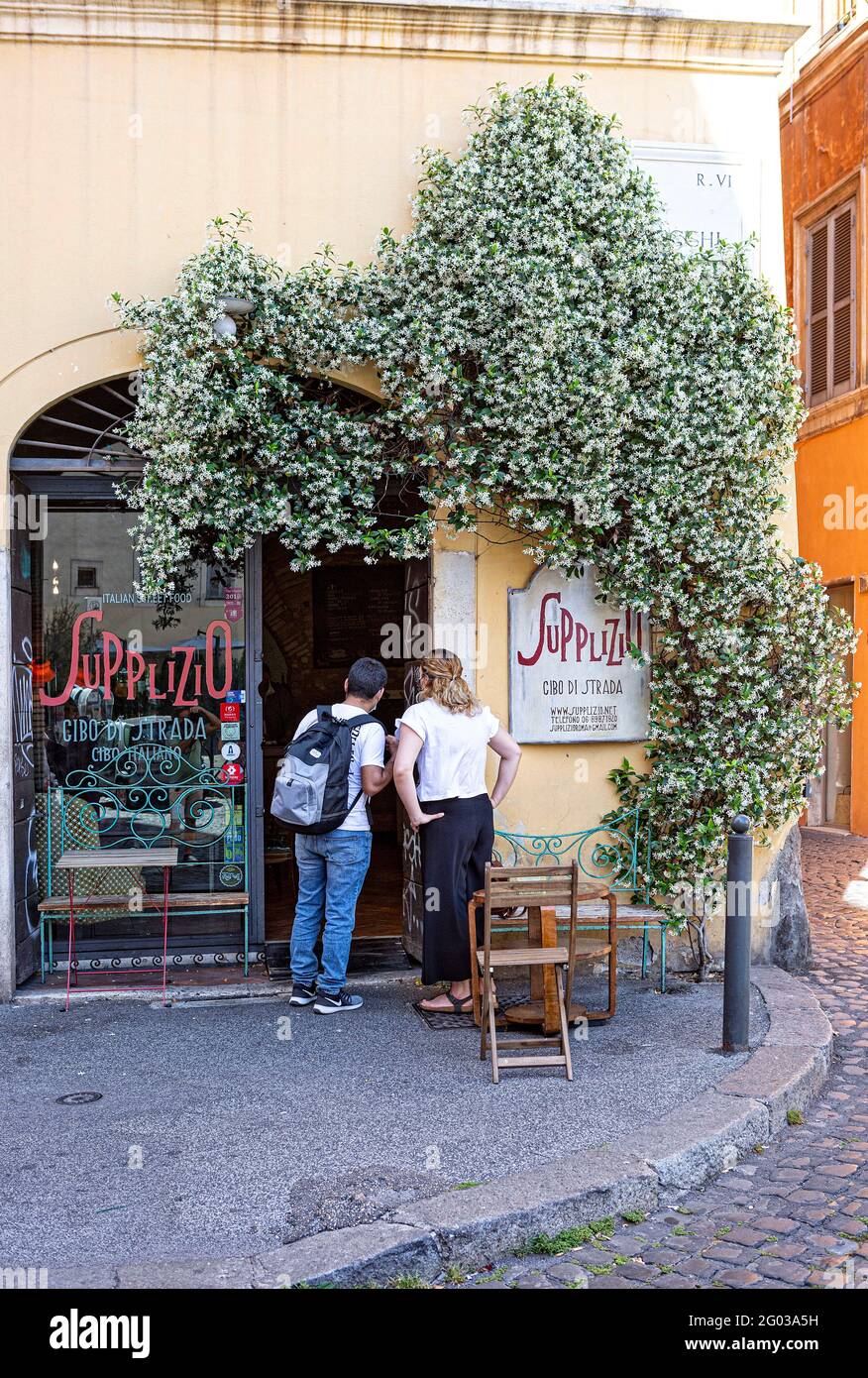 Bar in Rome selling street food Stock Photo - Alamy