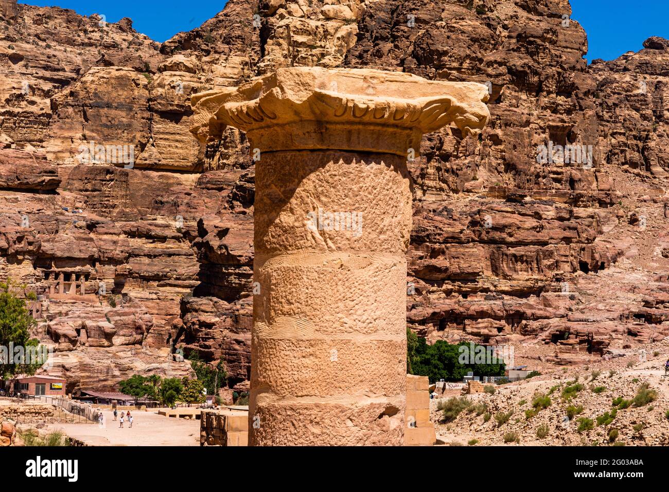Elephant on a mountain hi-res stock photography and images - Alamy