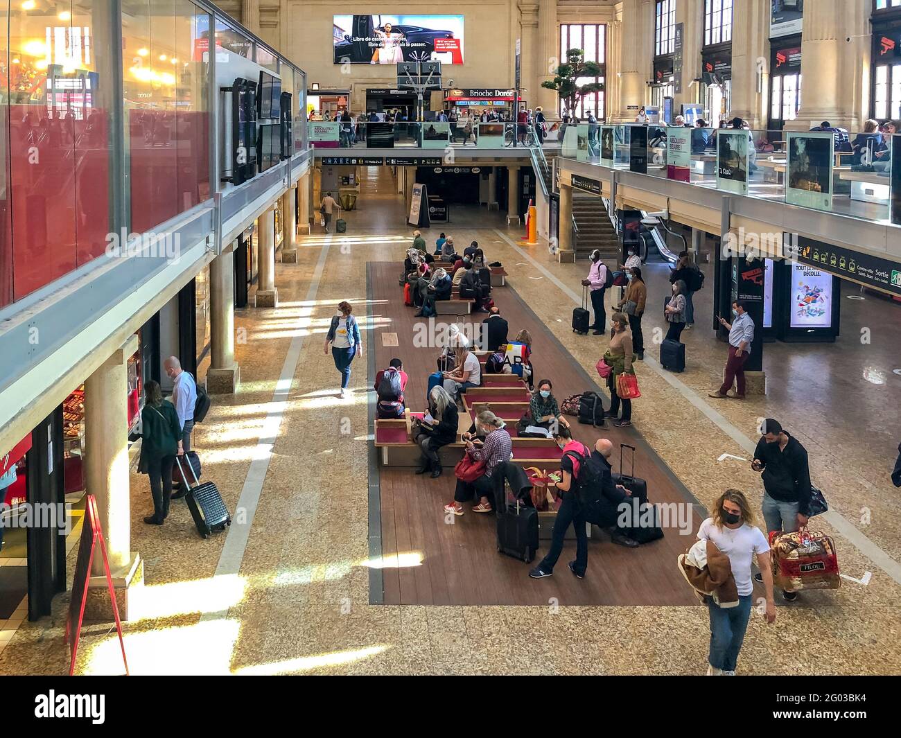 Bordeaux, France, High Angle SNCF Train Station, People Traveling ...