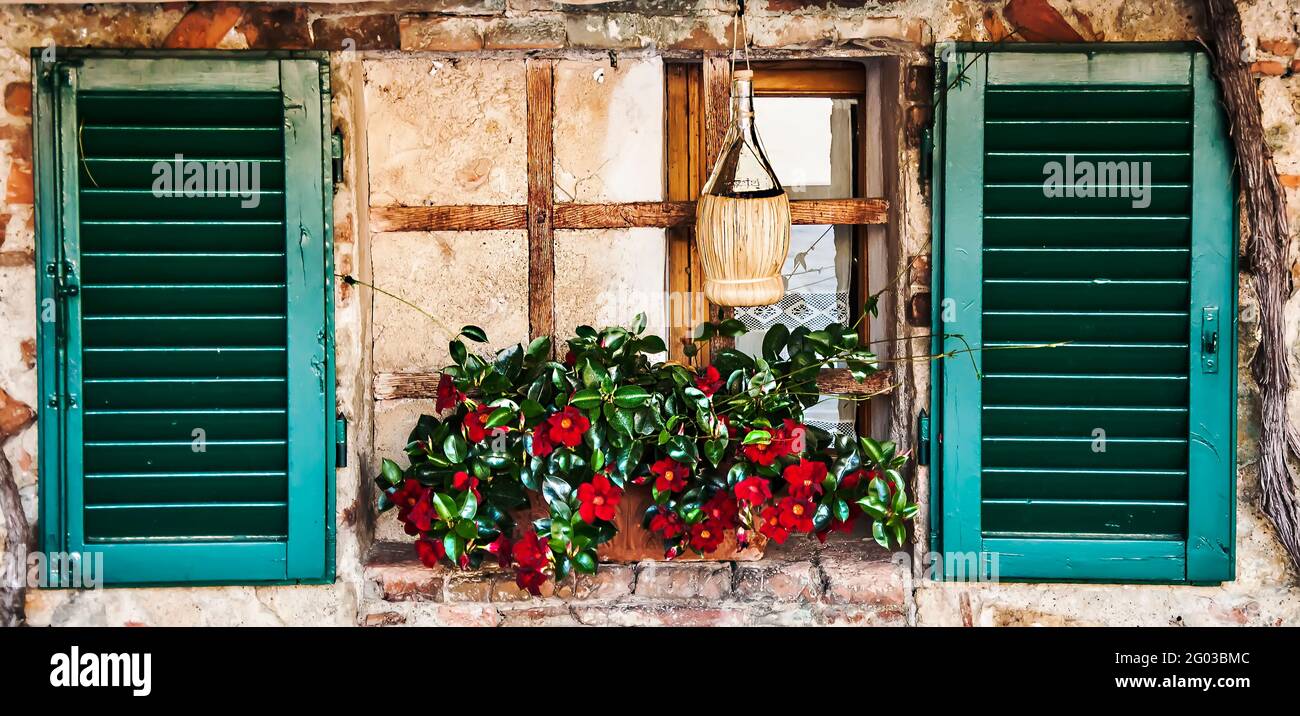 Old Italian window on a medieval building Stock Photo - Alamy