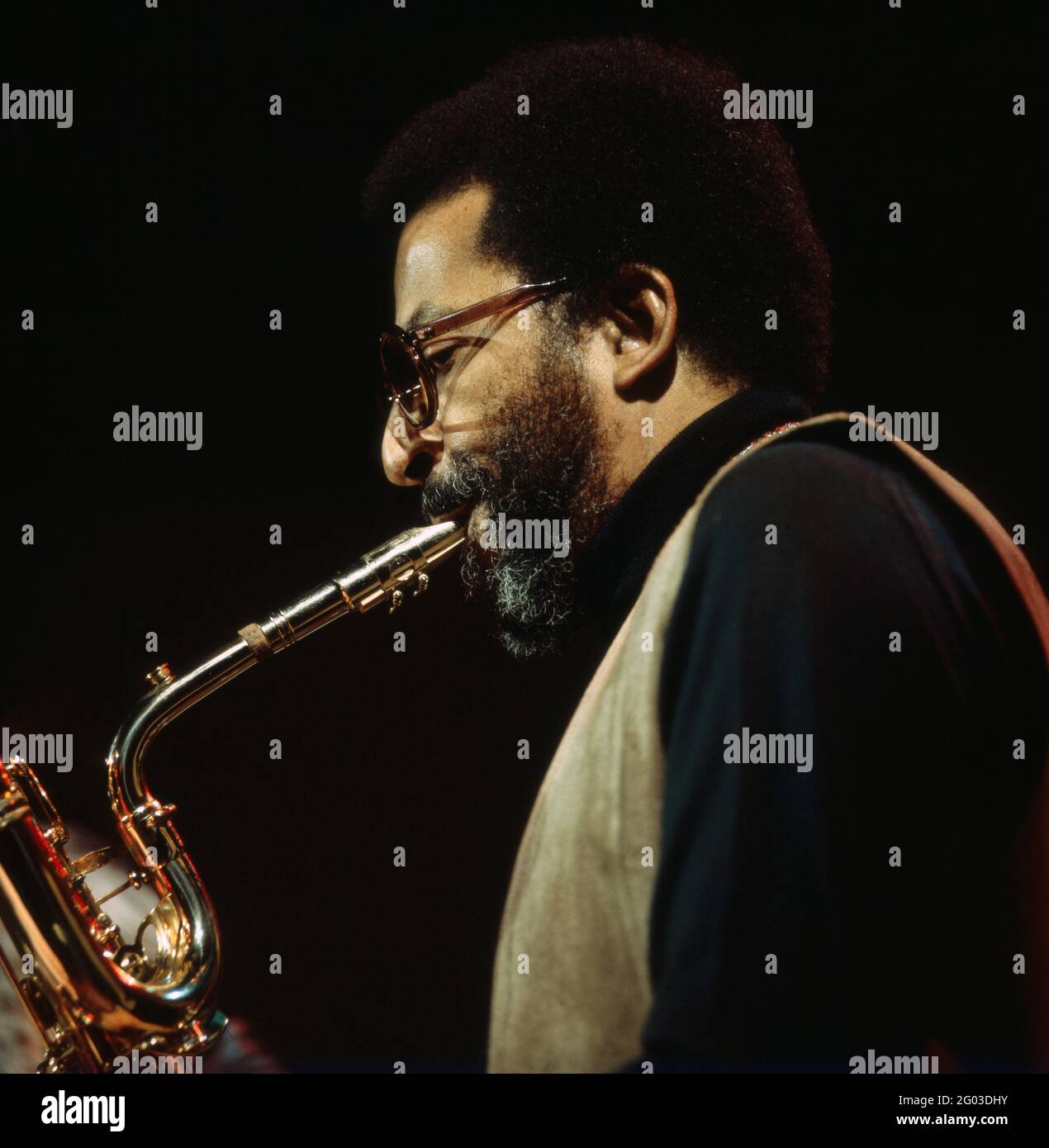 Saxophone jazz hi-res stock photography and images - Alamy
