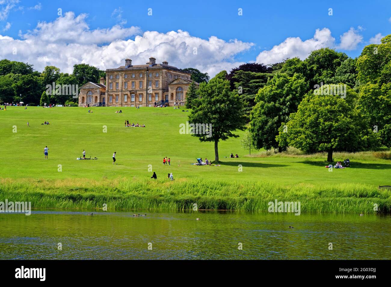 Ashlar windows hi-res stock photography and images - Alamy