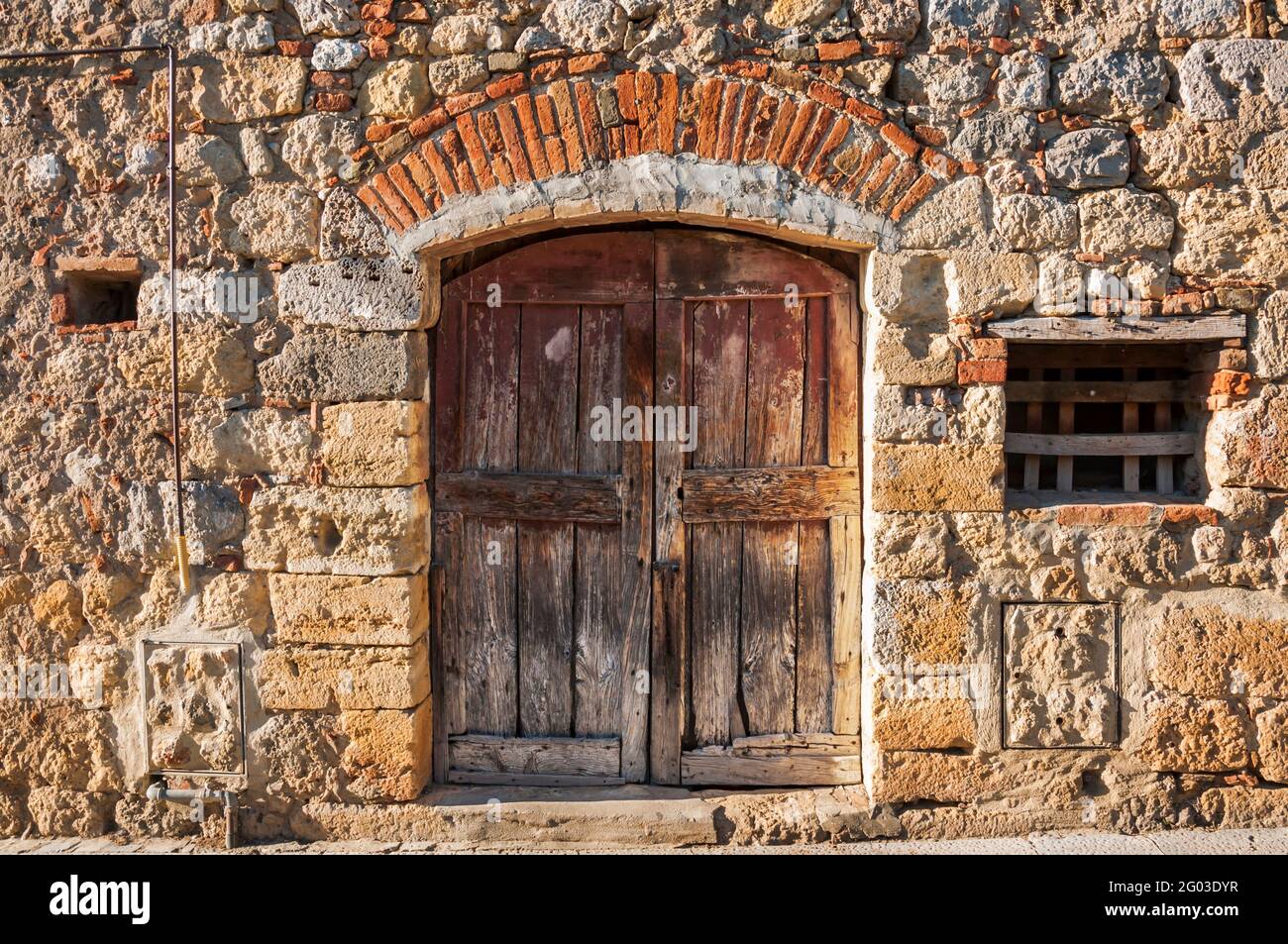 Old italian architecture hi-res stock photography and images - Alamy