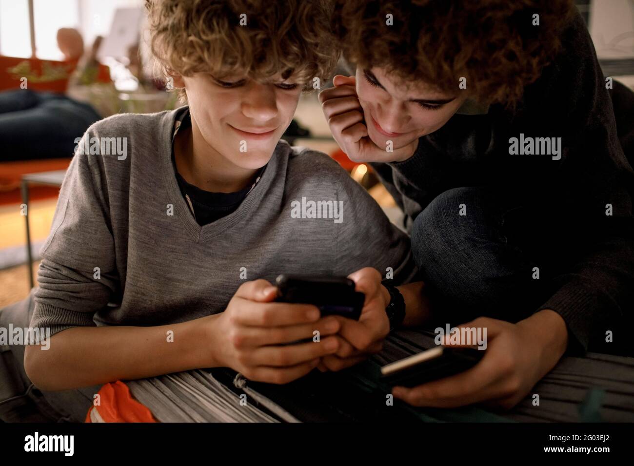 Smart brothers hi-res stock photography and images - Alamy