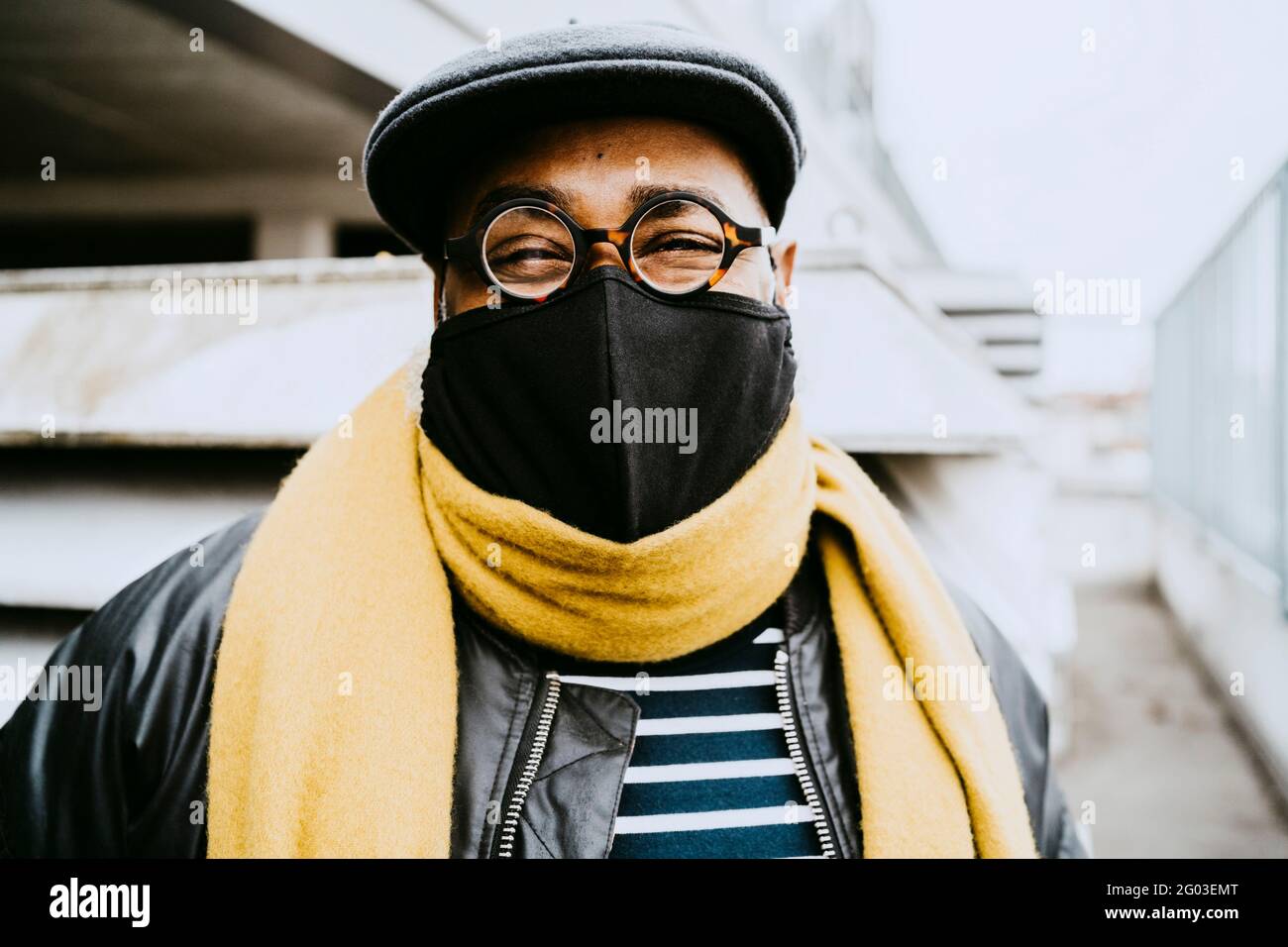 Man with covid 19 mask hi-res stock photography and images - Alamy