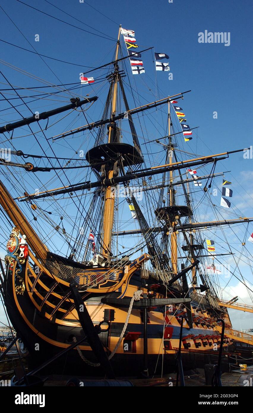 hms victory flies nelson s famous signal enfgland expects every man to ...