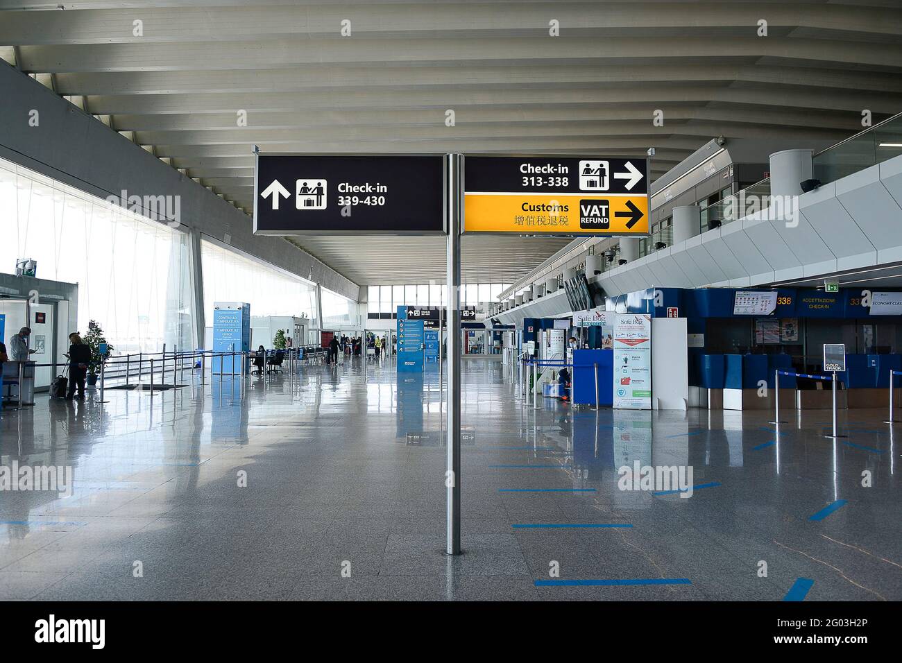 Rome fiumicino airport sign hi-res stock photography and images - Alamy