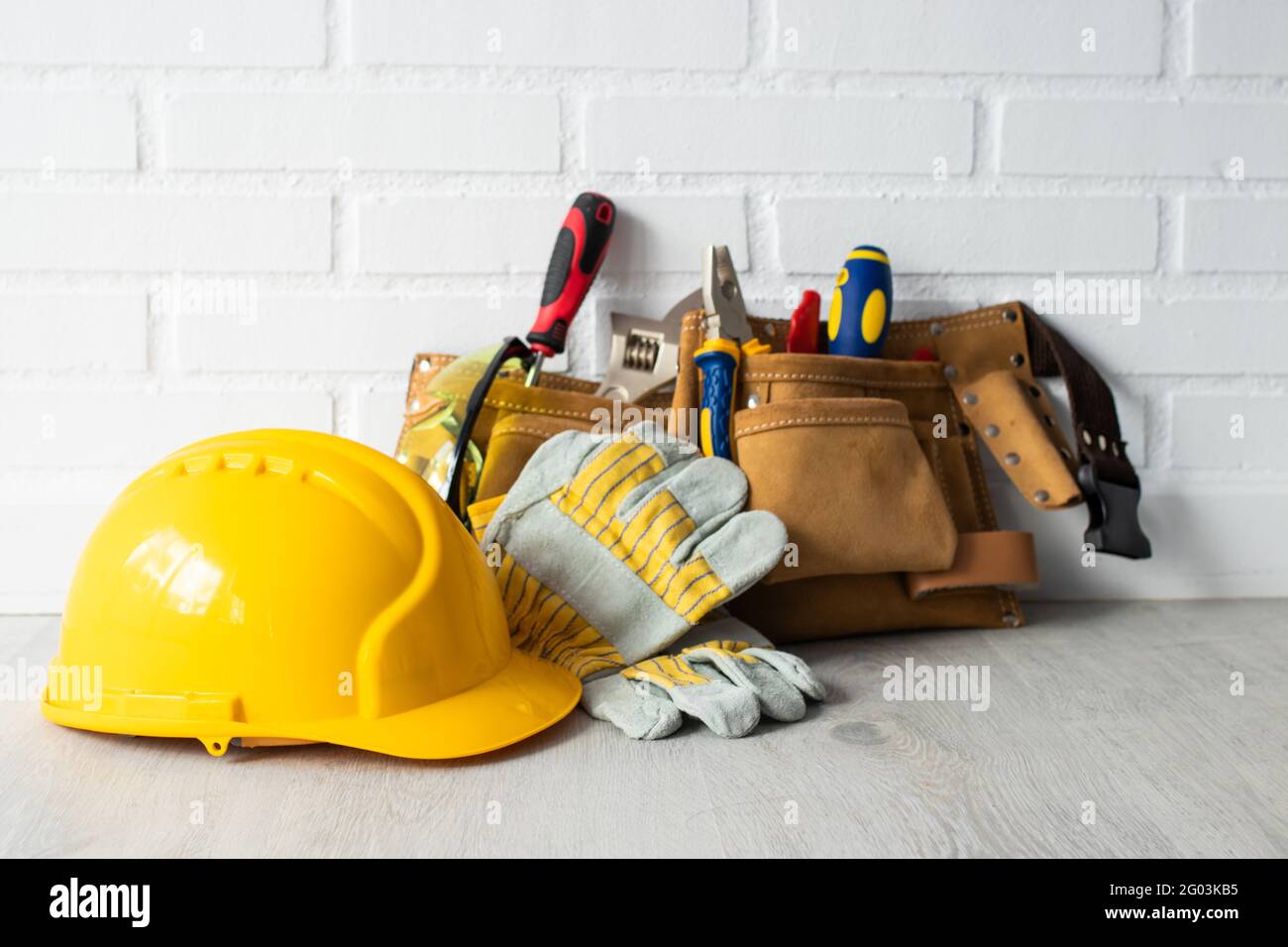 Construction workers tools hi-res stock photography and images - Alamy
