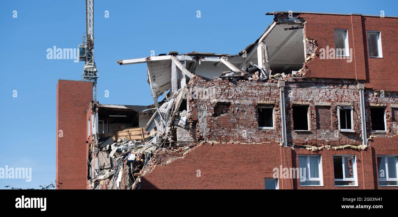 Hamburg, Germany. 31st May, 2021. After an explosion, a building has ...