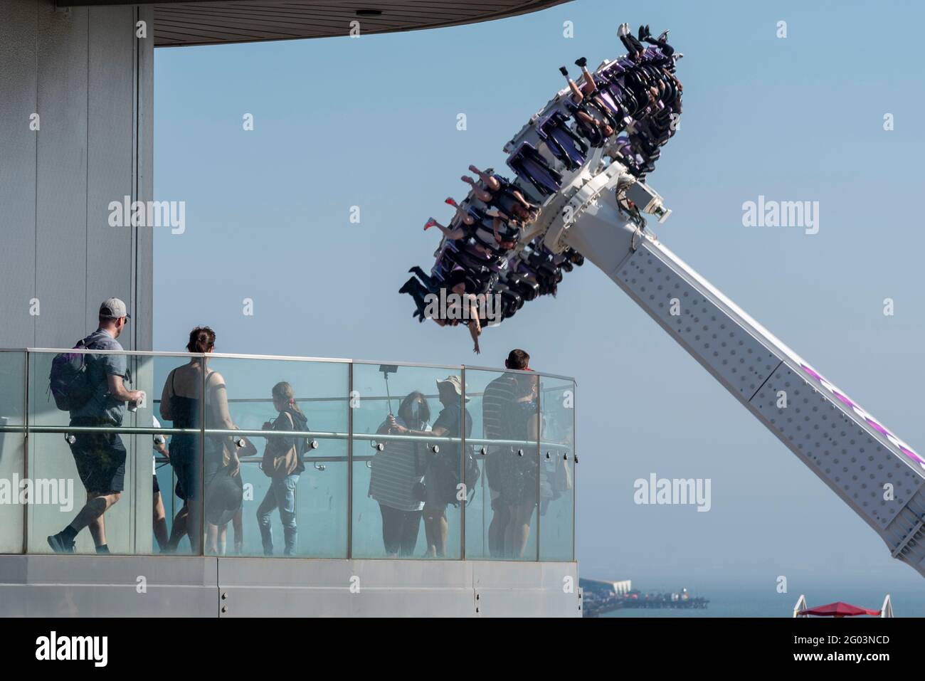 Viewing axis hi-res stock photography and images - Alamy