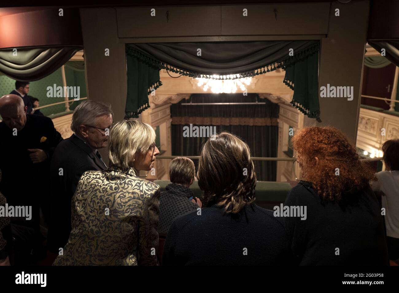 Vintage fairground art hi-res stock photography and images - Alamy