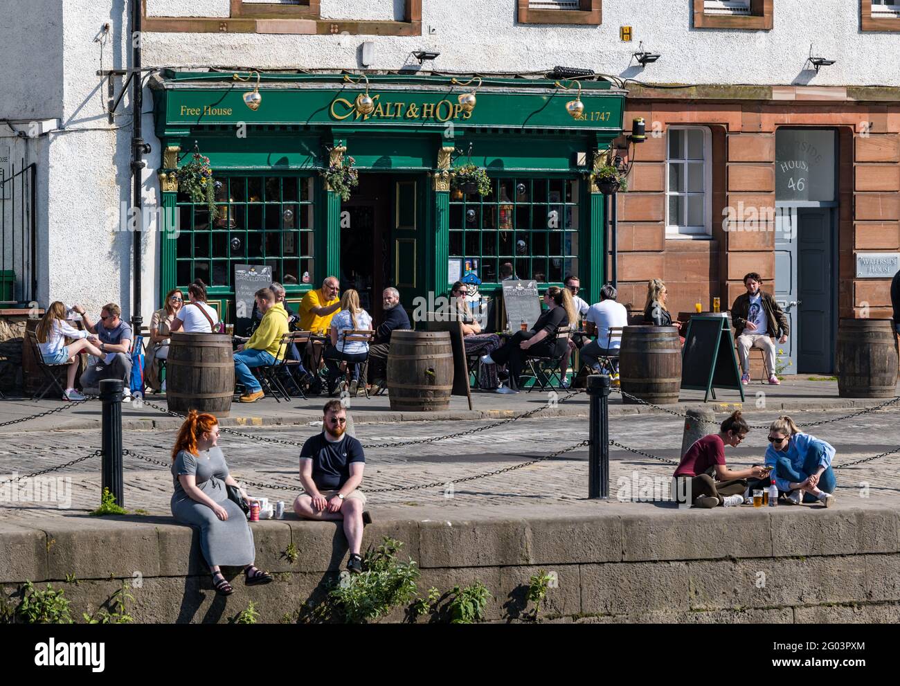 May day public holiday in britain hi-res stock photography and images ...