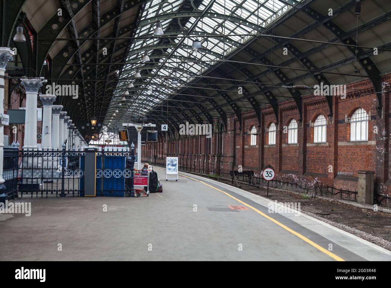 A view of the platform at Darlington Railway Station, England,UK Stock ...