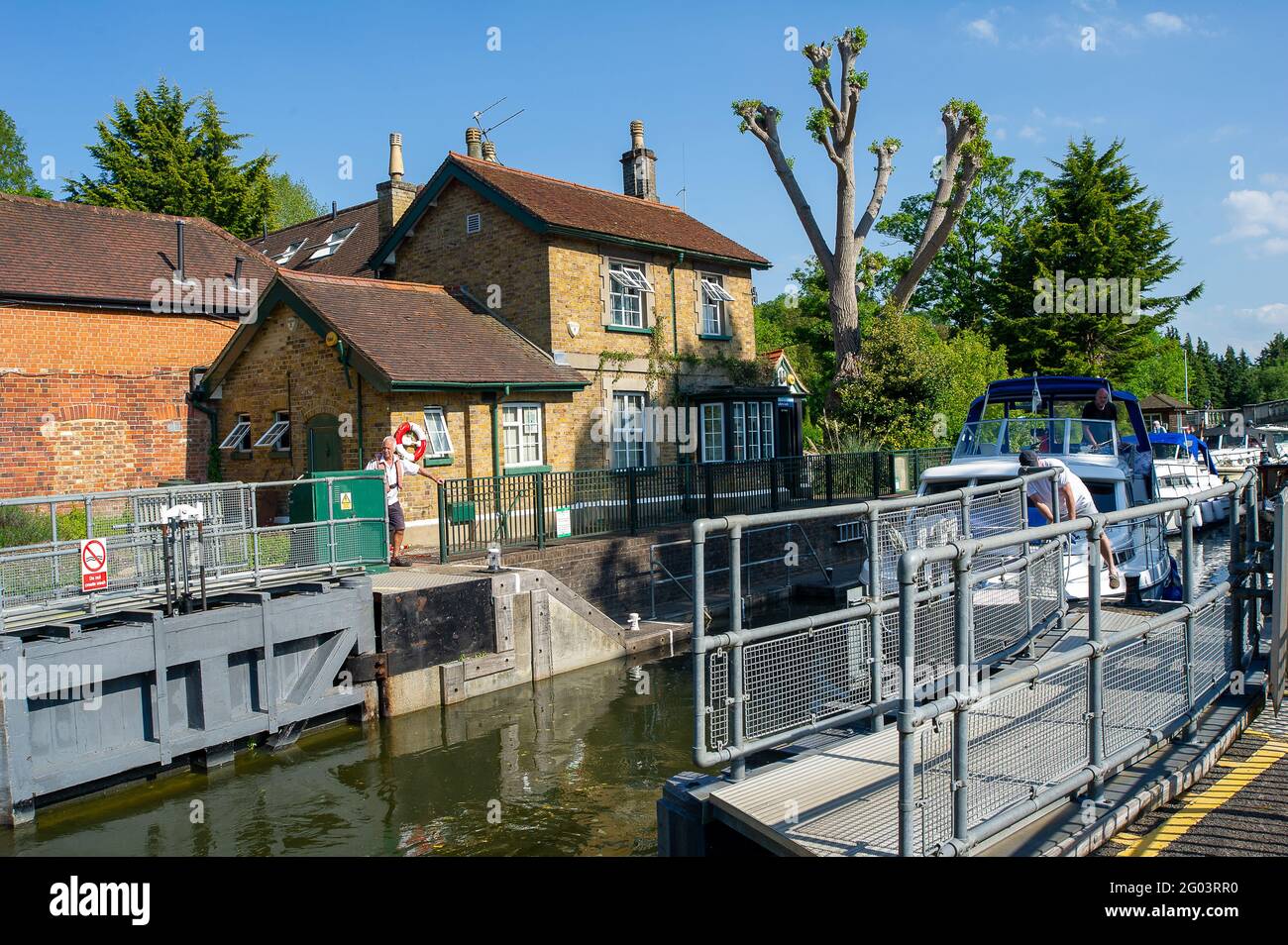 Boathouse at boulters lock hi-res stock photography and images - Alamy