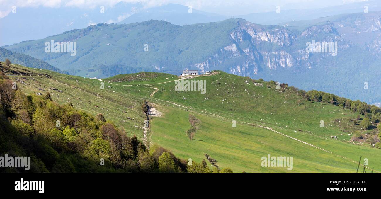 Aerial wide open view mountain hi-res stock photography and images - Alamy