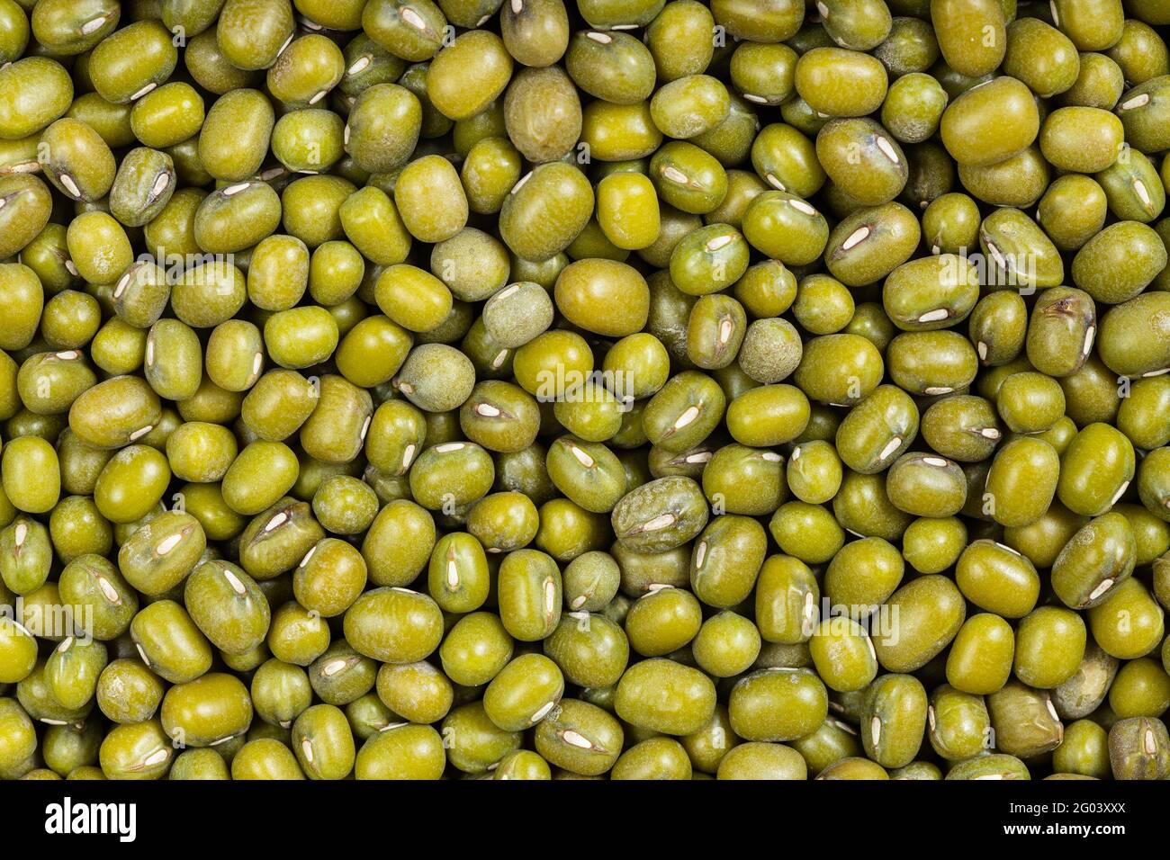 food background - raw green mung beans Stock Photo - Alamy