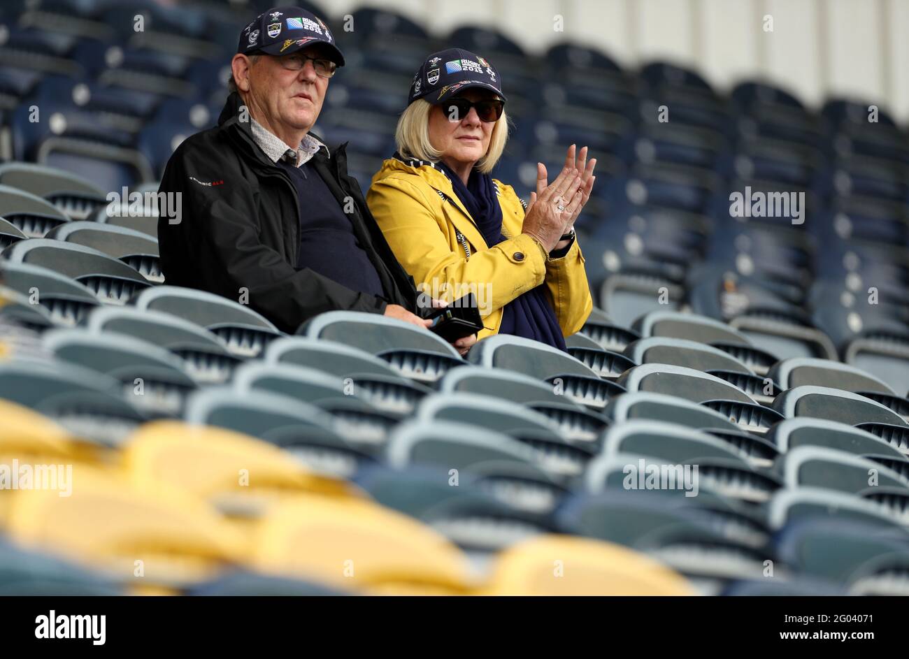 Worcester warriors fans hi-res stock photography and images - Alamy