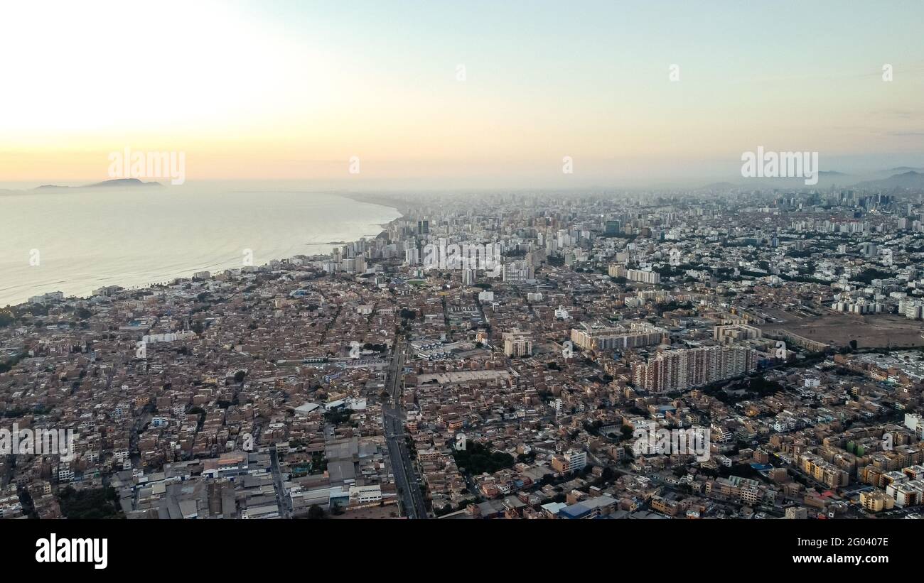 Aerial view of the City of Lima with the districts of Miraflores, Barranco and Surco Stock Photo ...
