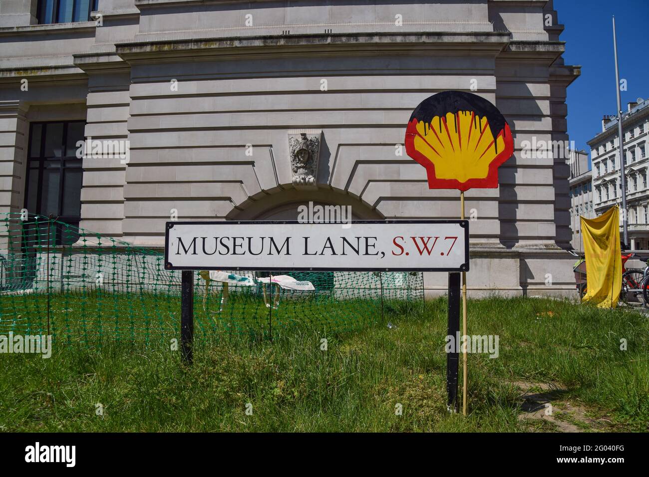 Shell logo history hi-res stock photography and images - Alamy