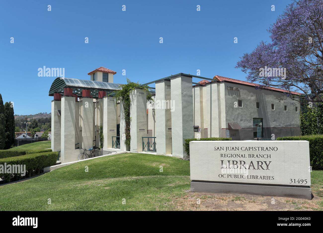 Public public architecture hi-res stock photography and images - Alamy