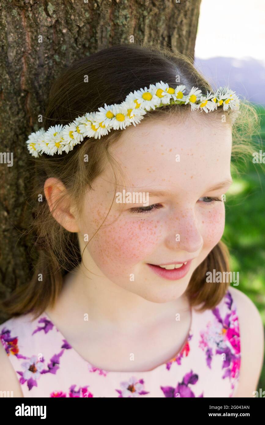 Pretty nine year old girl hi-res stock photography and images - Alamy