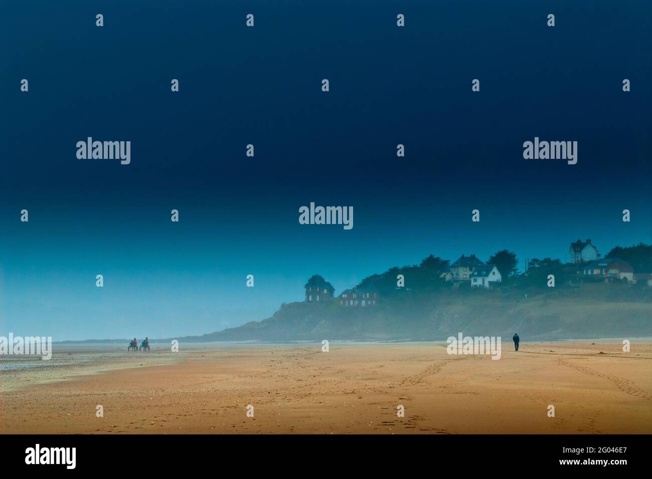 Saint marc sur mer beach hi-res stock photography and images - Alamy