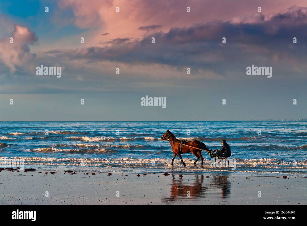 Saint marc sur mer beach hi-res stock photography and images - Alamy