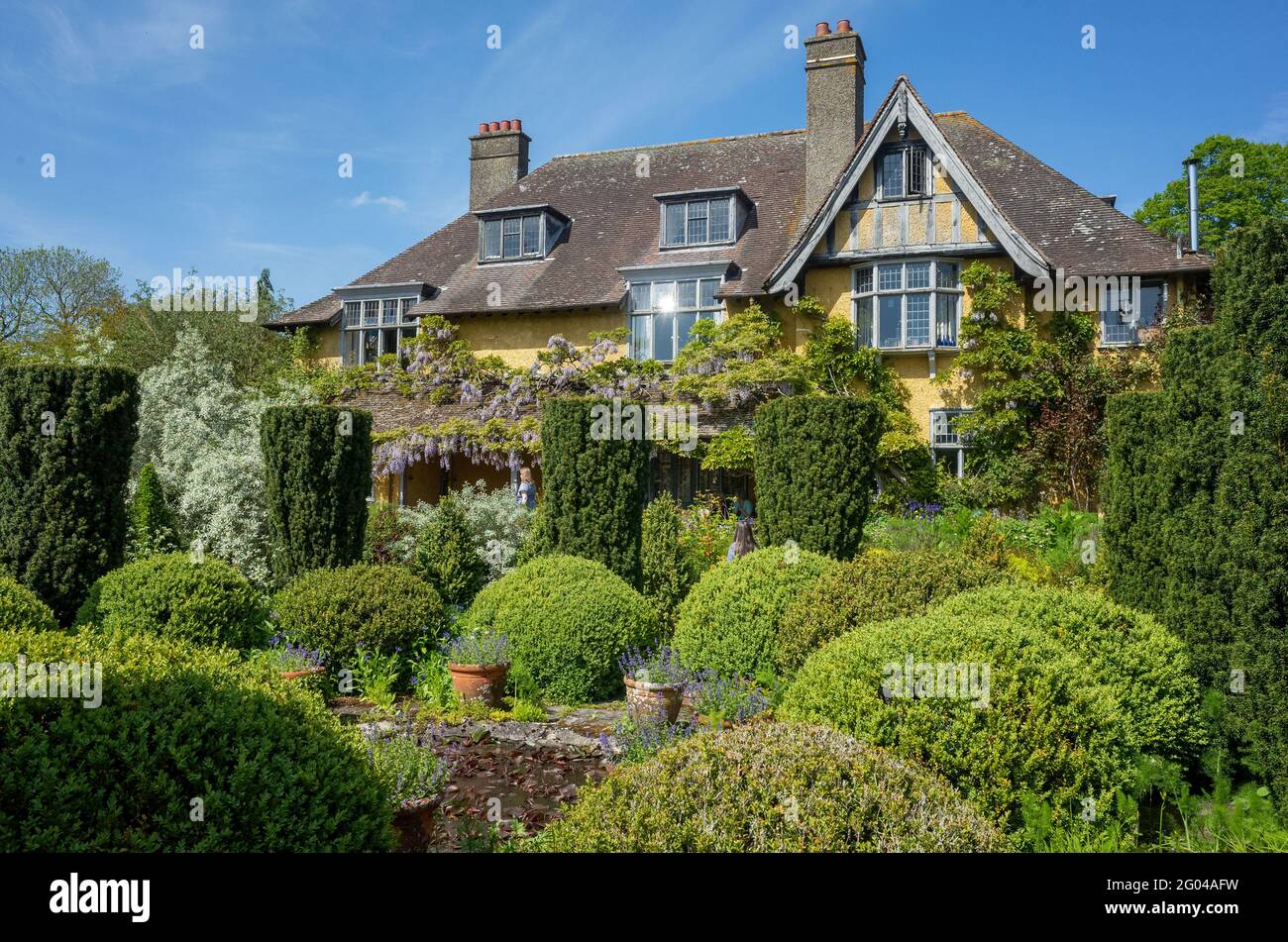 old british house in countryside with sunlight Stock Photo - Alamy