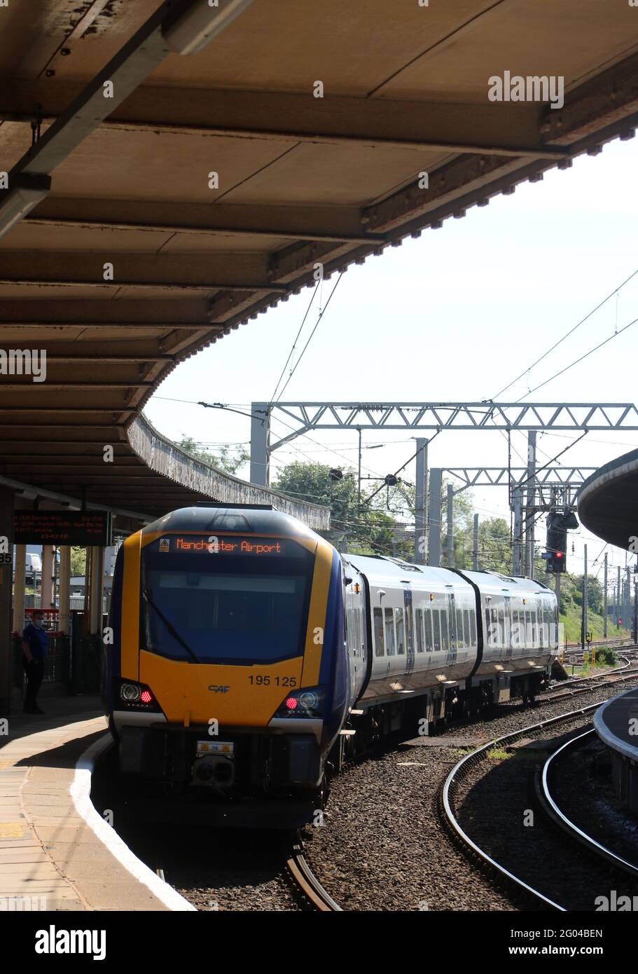 Class 195 railway unit hi-res stock photography and images - Alamy