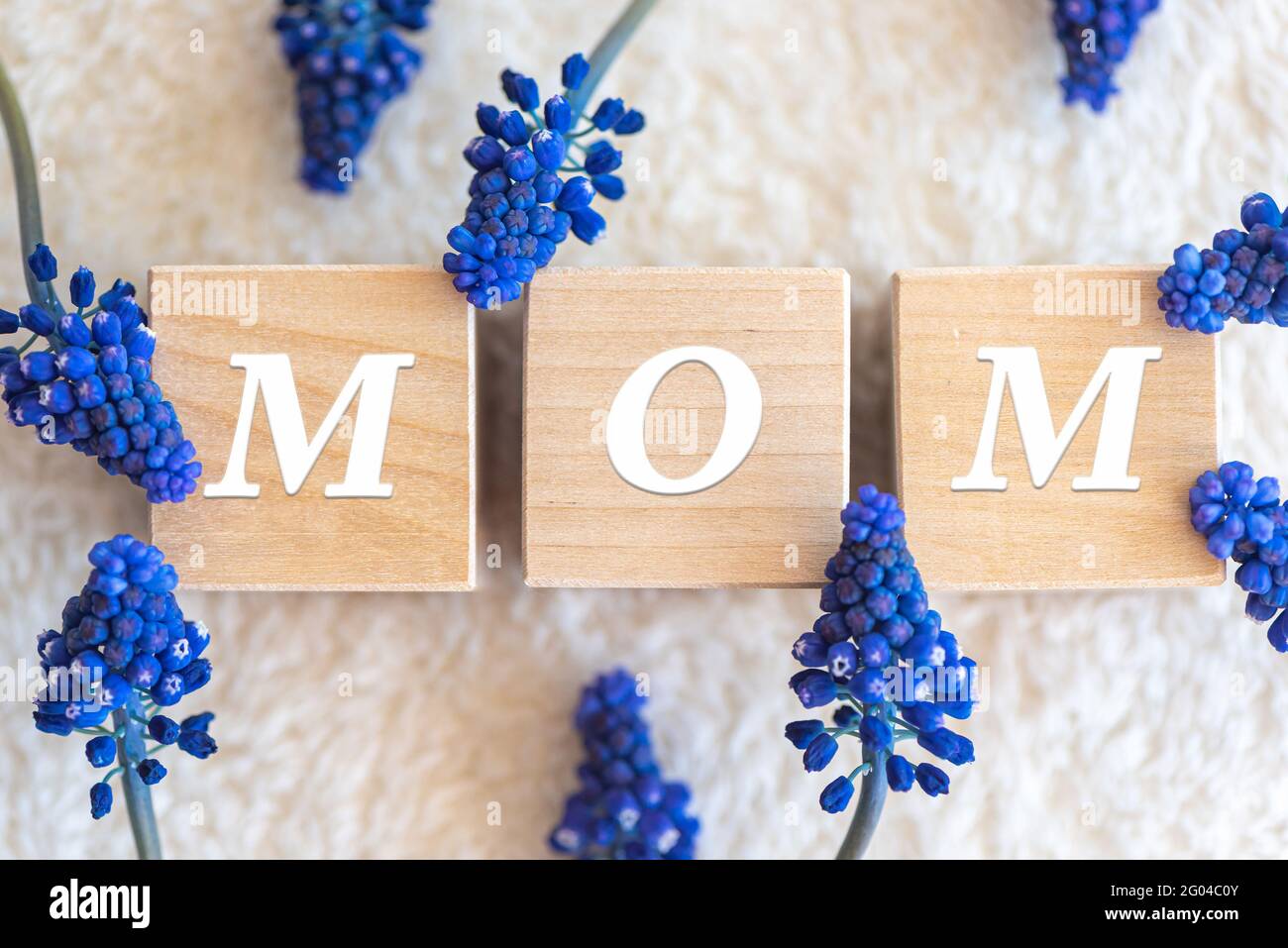 Mom word hi-res stock photography and images - Alamy