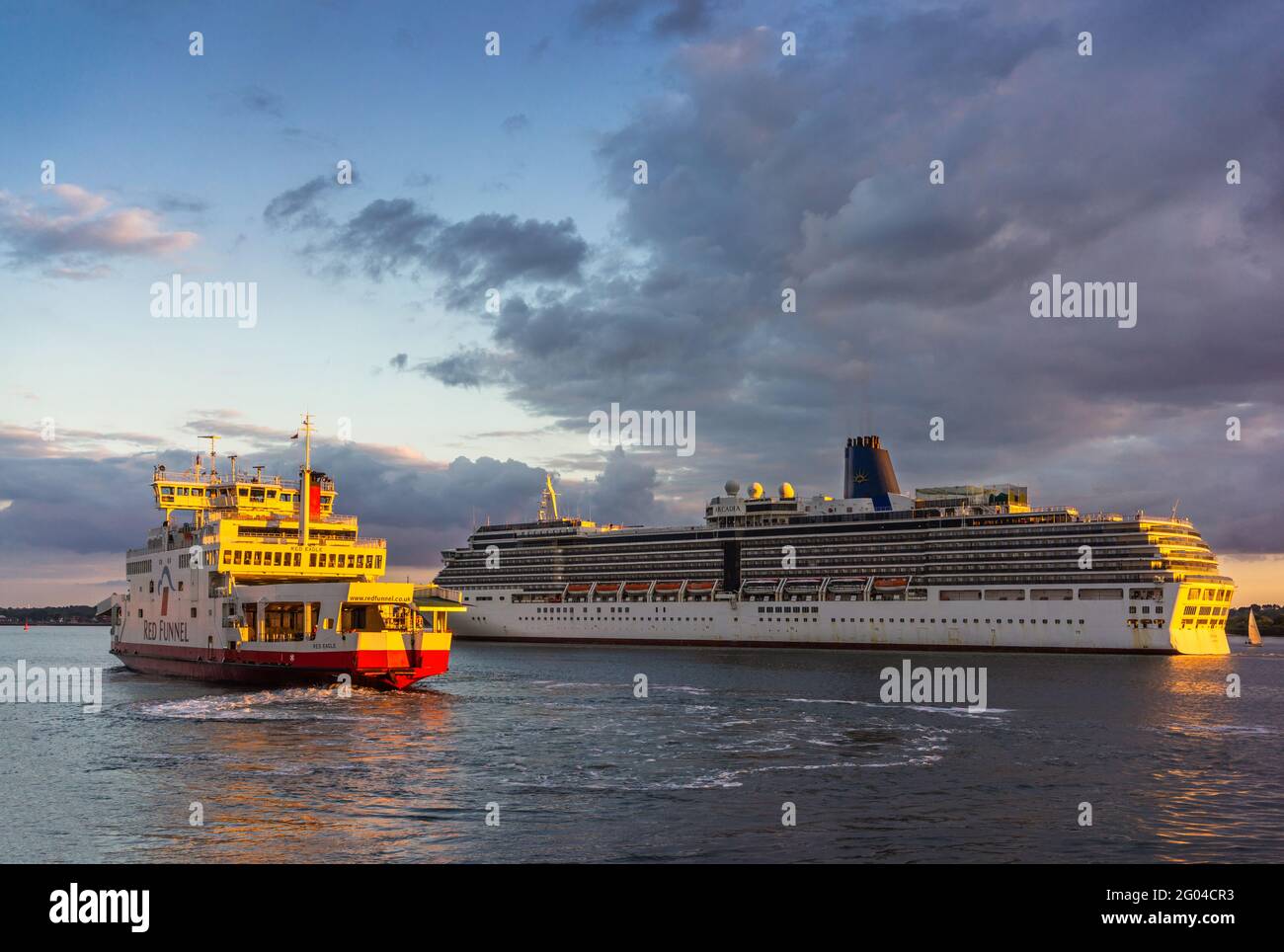 'Red Eagle' Red Funnel Car Ferry and P&O MV Arcadia cruise ship leaving ...