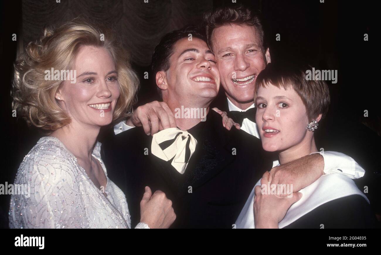 Cybill Shepherd Robert Downey Jr. Ryan O’Neil Mary Stuart Masterson ...
