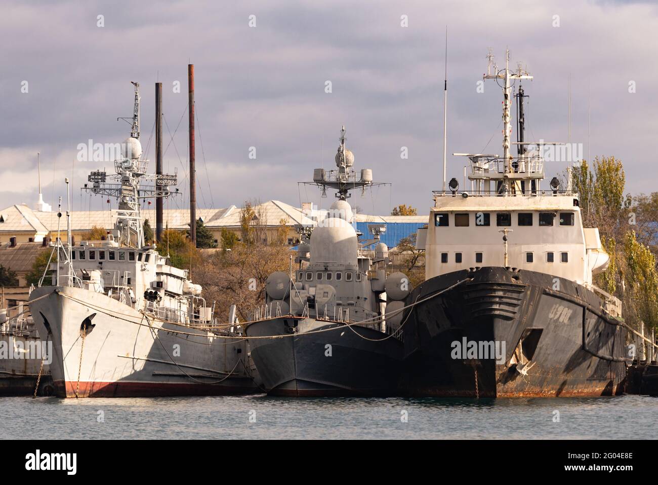 Warship types hi-res stock photography and images - Alamy
