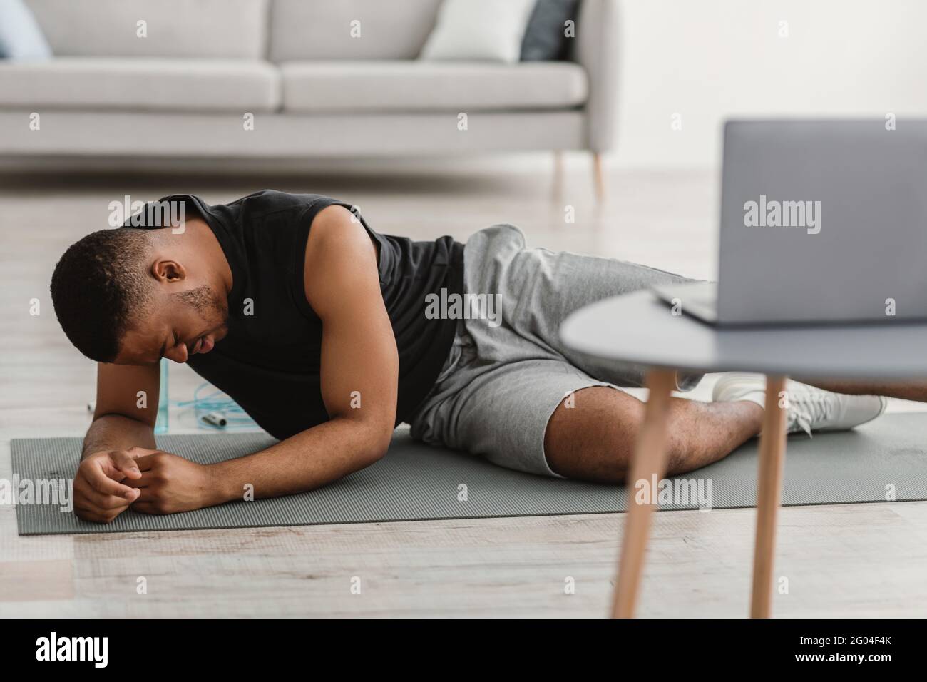 Man sport problem hi-res stock photography and images - Alamy