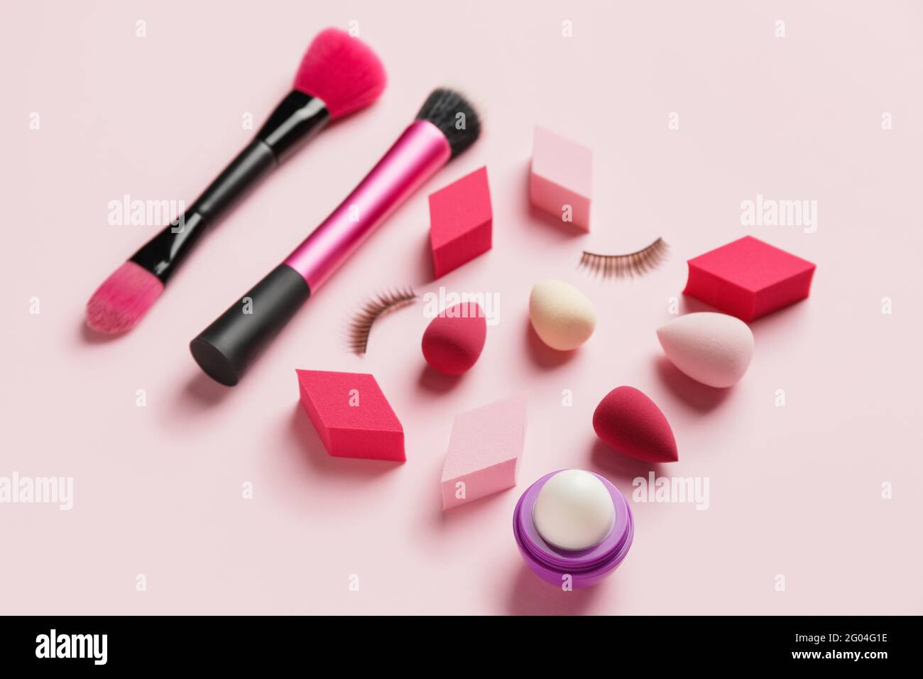 Makeup items hi-res stock photography and images - Alamy