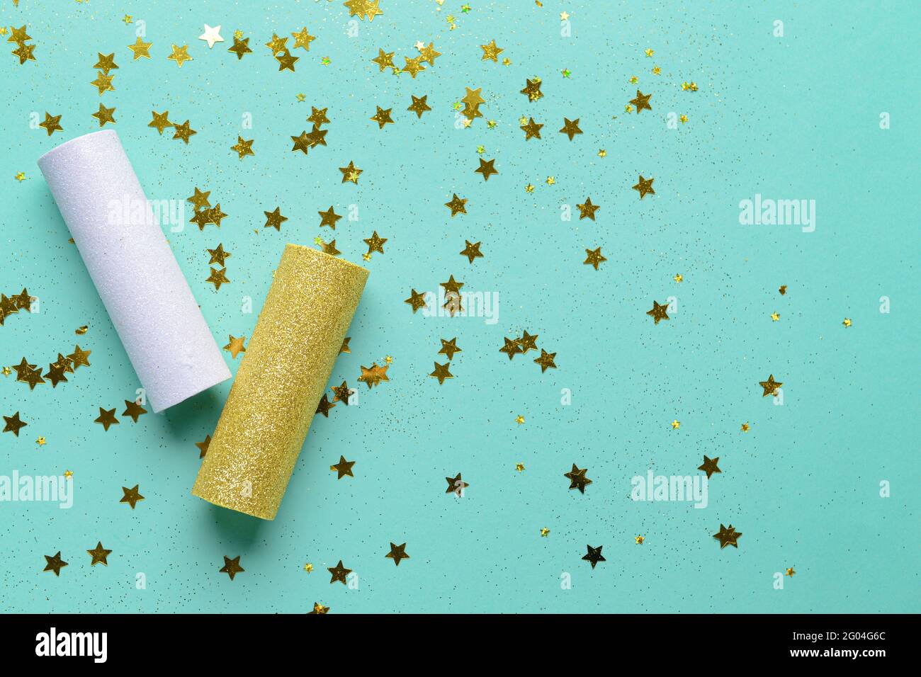 Party poppers popper celebration hi-res stock photography and images ...