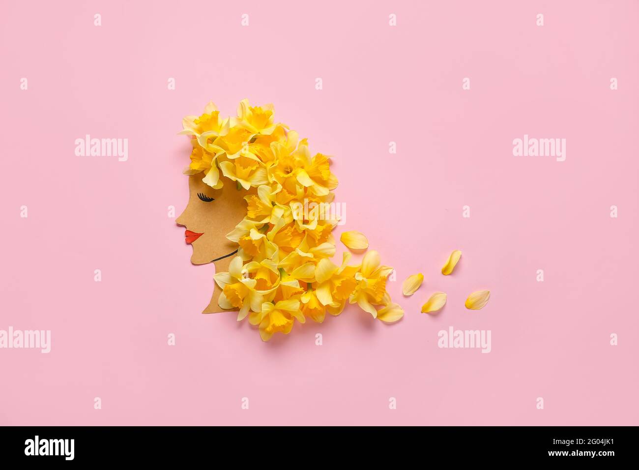 Paper female figure beautiful hi-res stock photography and images - Alamy