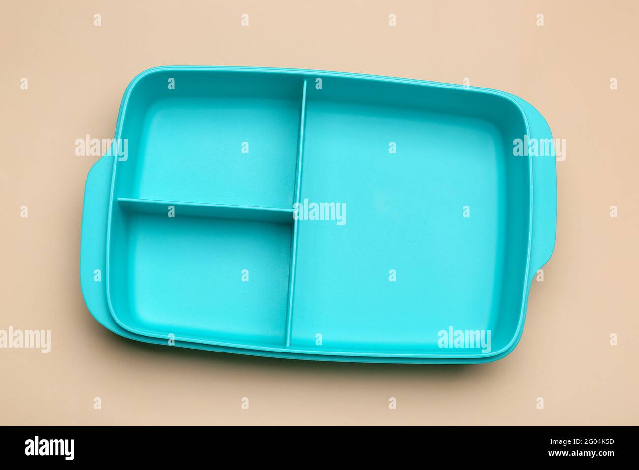 Simple school lunchbox hi-res stock photography and images - Alamy