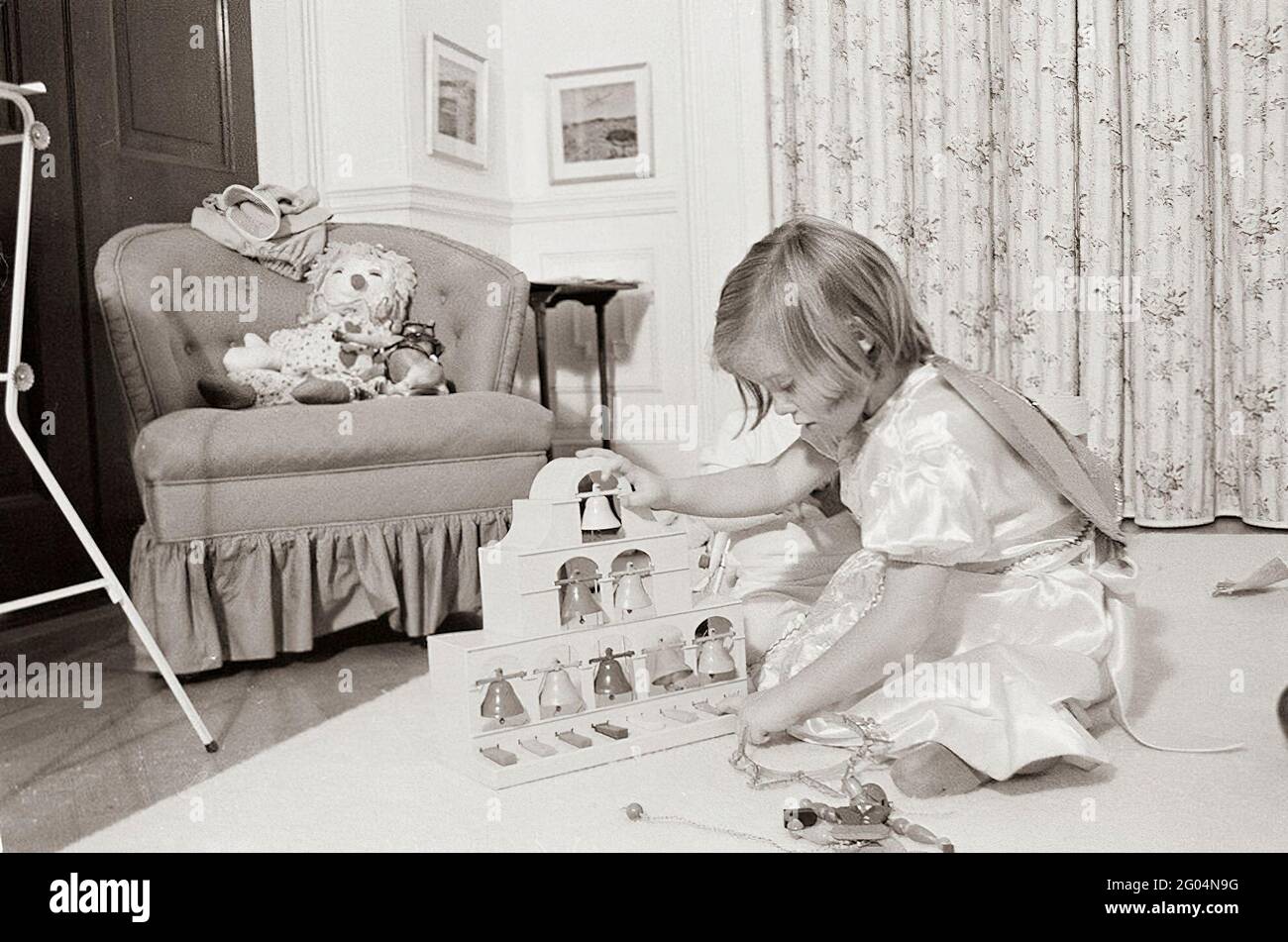 Caroline Kennedy and John F. Kennedy, Jr. (mostly hidden), play in John ...