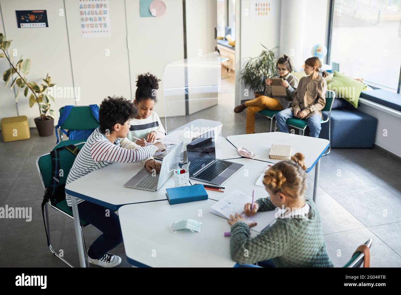 Tween boys hi-res stock photography and images - Alamy