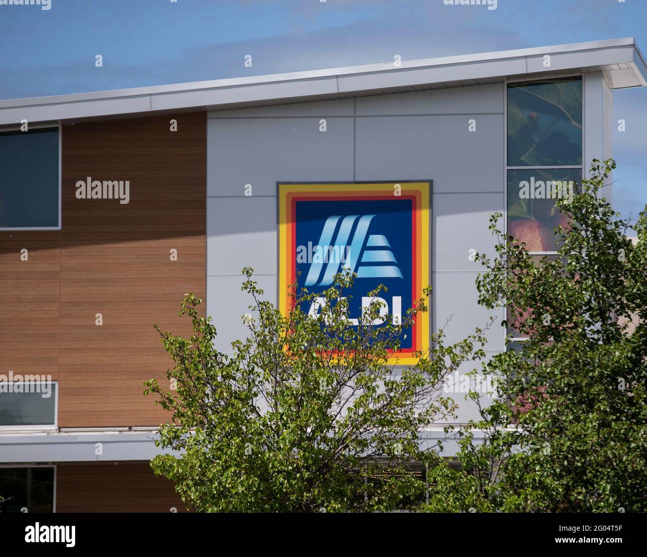 Aldi supermarket store sign hi-res stock photography and images - Alamy